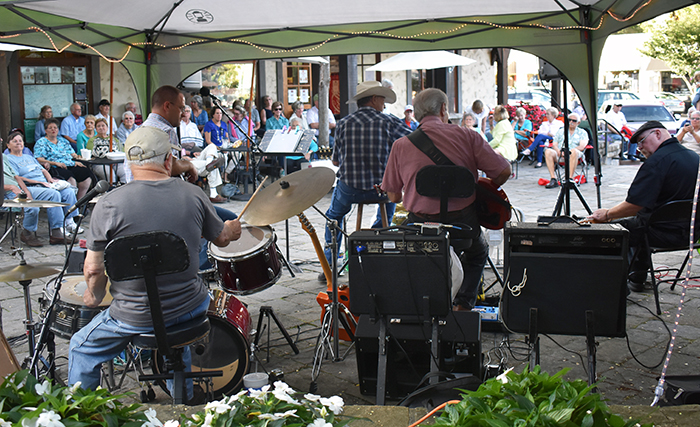 Johnny Webb Band tears it up at Friday Night Live | Plateau Daily News