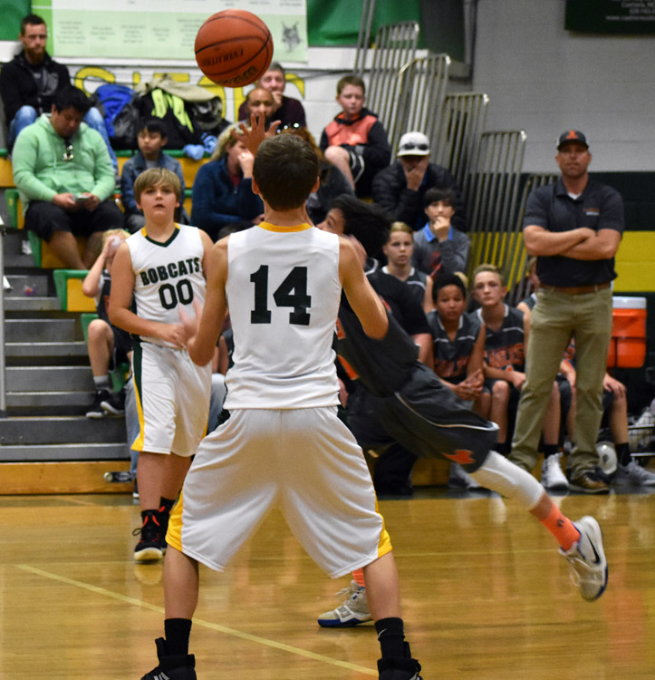 Blue Ridge Middle School boys basketball team outplayed by Fairview ...